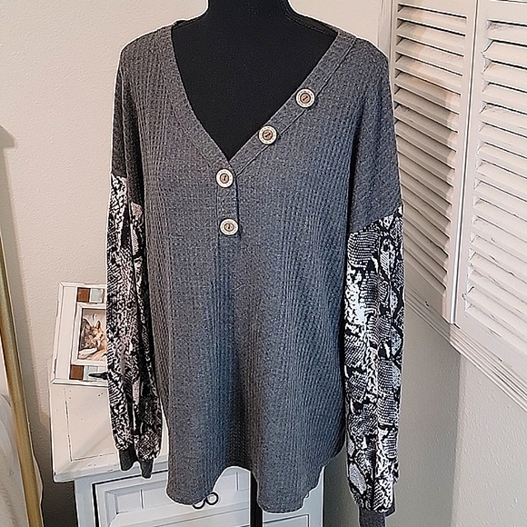 BiBi | Tops | Bibi Snake Print Top | Poshmark